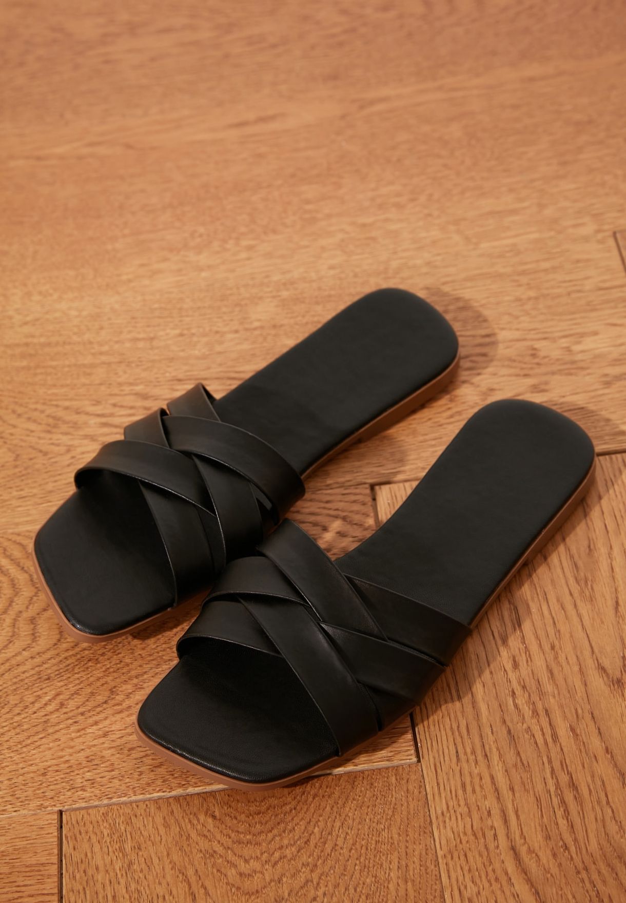 Buy Trendyol black Cross Strap Flat Sandal for Women in Manama, other ...